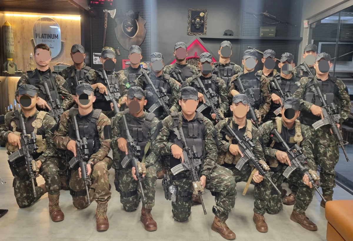 EQUIPE DE COMANDOS DO EXÉRCITO FAZ TREINAMENTO NO CLUBE - Clube de Tiro ...
